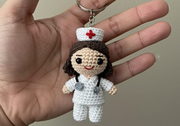 Crochet Nurse Keychain - Crafts Ideas